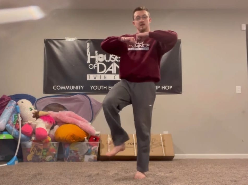 17 Dance Moves From the 90s That Gen Z Would Find Hilarious